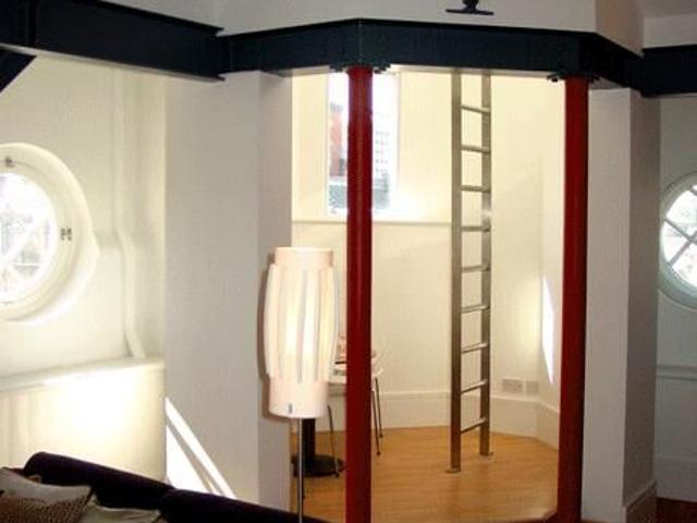 2 Bed Flat, Bedroom Hepworth Chambers, LS1