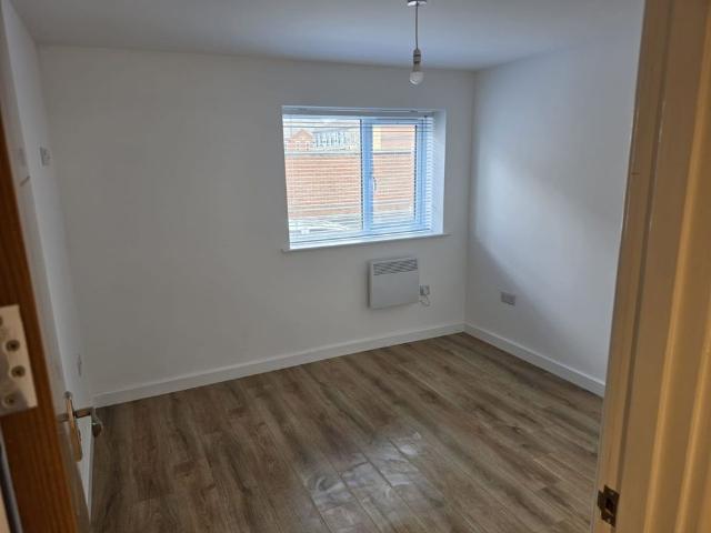 2 Bed Flat, Beeston, NG9