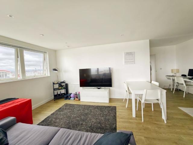2 Bed Flat, Bessemer Place, SE10
