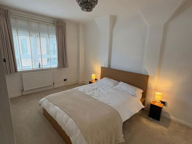 2 Bed Flat | Bethnal Green | Couple or 2 friends