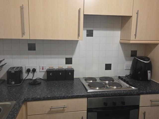 2 Bed Flat, Bishops Corner, M15