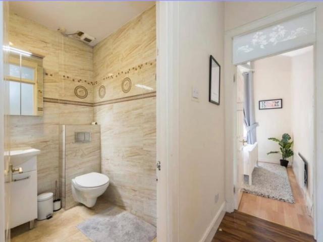 2 Bed Flat, Blair Street, EH1