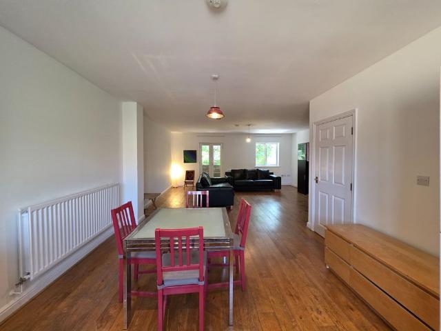 2 Bed Flat, Blakes Road, SE15