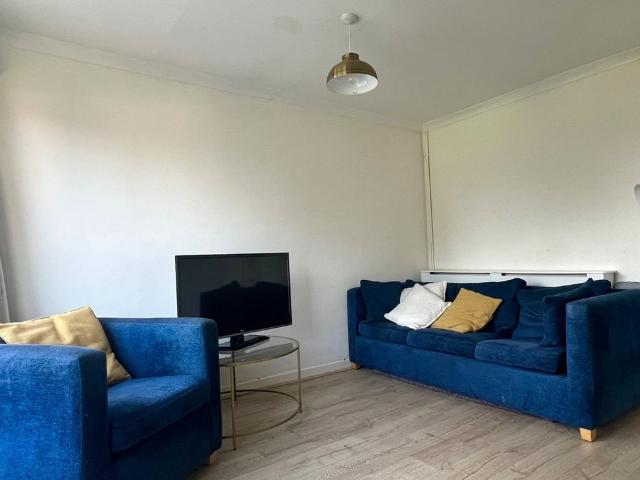 2 Bed Flat, Bloomsbury Close, W5
