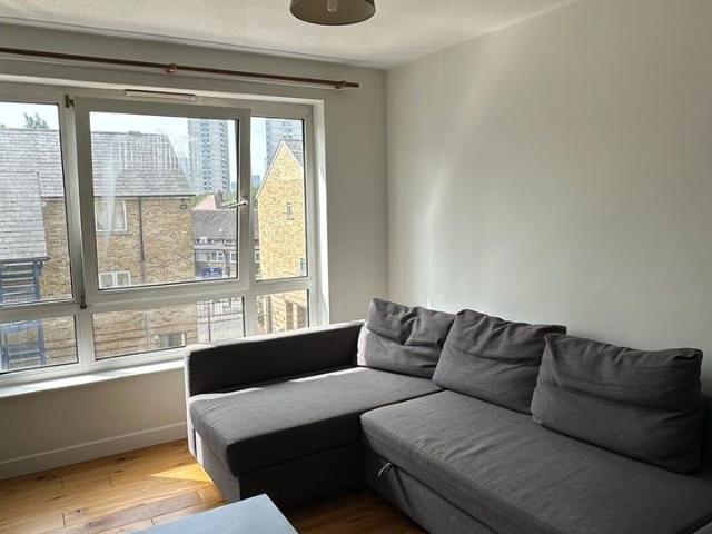 2 Bed Flat, Bow Road, E3