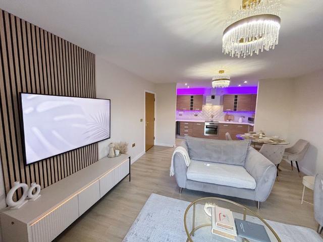 2 Bed Flat, Bouverie Court, LS9