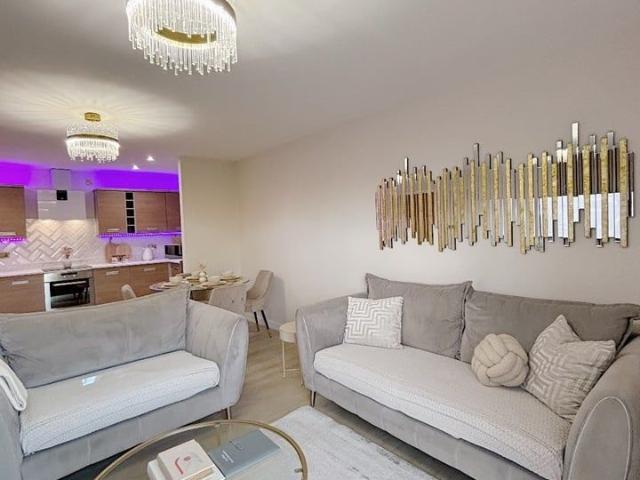 2 Bed Flat, Bouverie Court, LS9