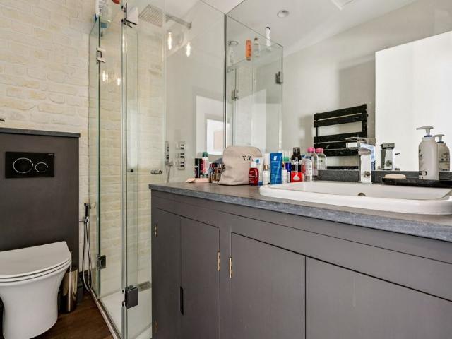 2 Bed Flat, Bramham Gardens, SW5
