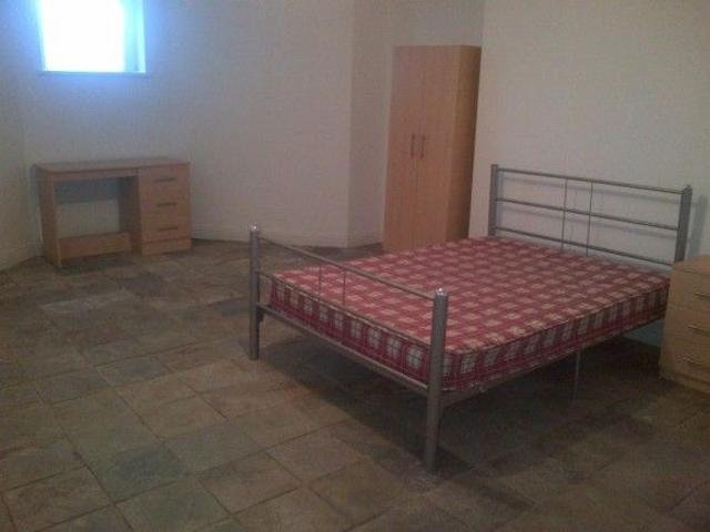 2 Bed Flat Bradford