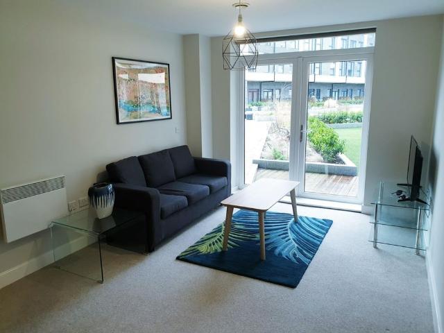 2 Bed Flat, Bridgewater Point, M5