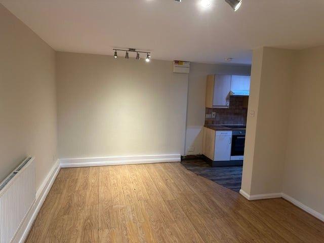 2 Bed Flat, Brigstock Road, CR7