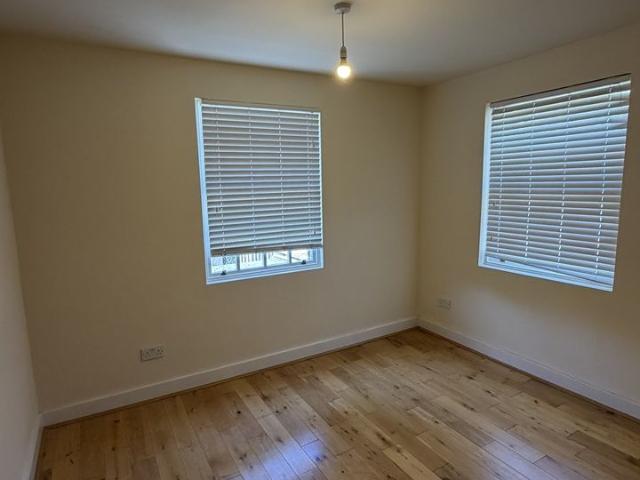 2 Bed Flat, Brixton Road, SW9