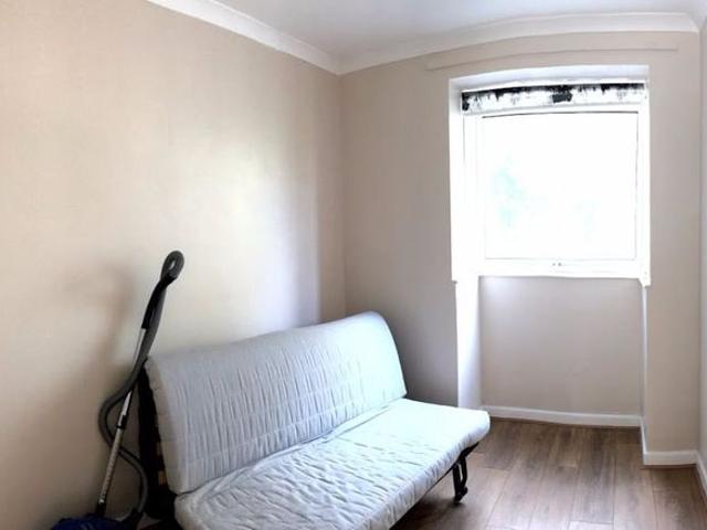 2 Bed Flat, Brook Court, SO16