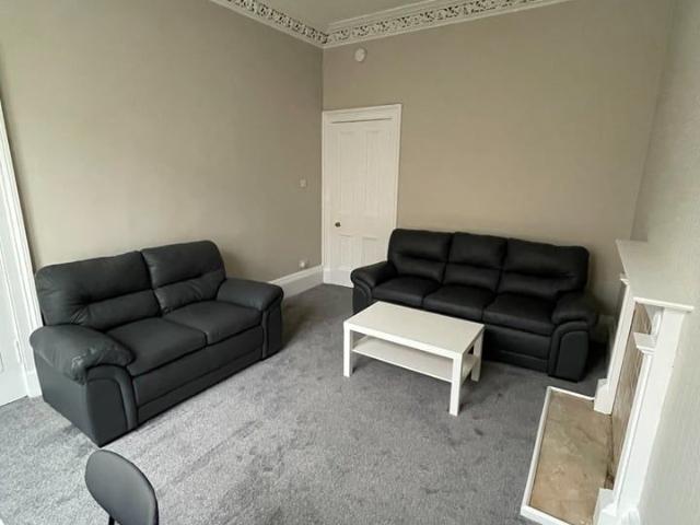 2 Bed Flat, Brougham Place, EH3