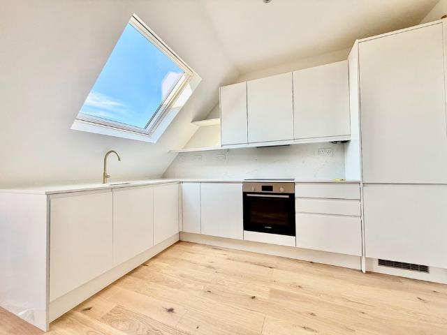 2 Bed Flat, Broxholm Road, SE27