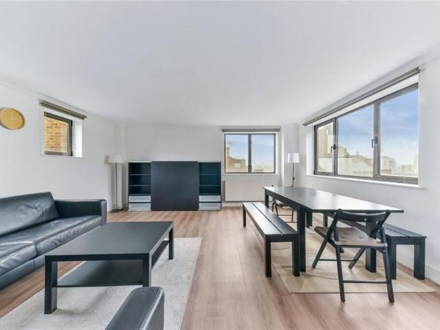 2 Bed Flat, Cumberland Mills Square, E14