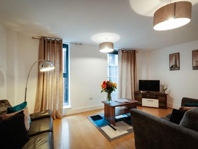 2 Bed Flat, Cumberland Street, L1