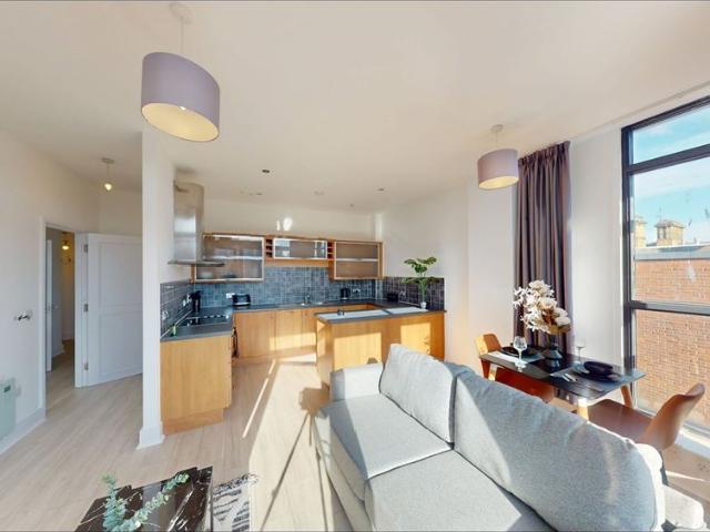 2 Bed Flat, Cumberland Street, L1