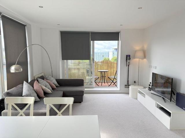2 Bed Flat, Cygnet House, RG2
