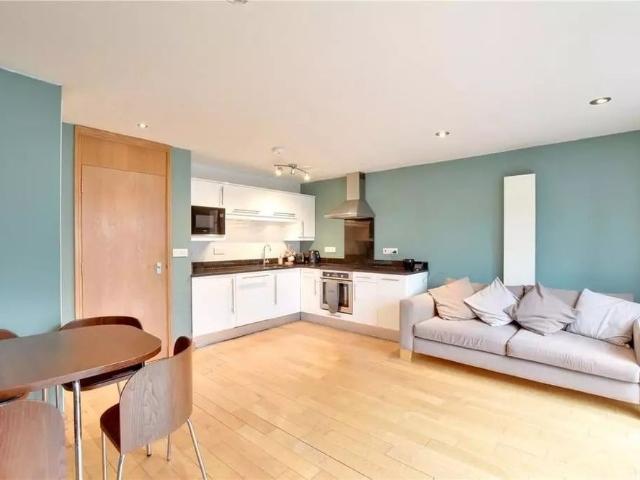 2 Bed Flat, Cadnam Lodge, E14