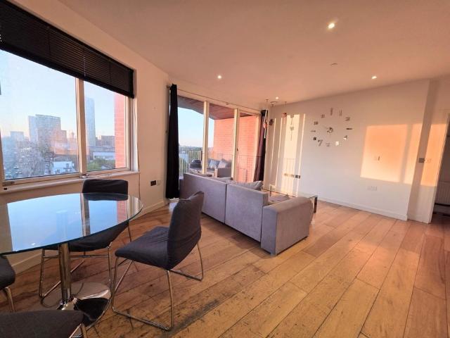 2 Bed Flat, Caisson Moor Court, E3