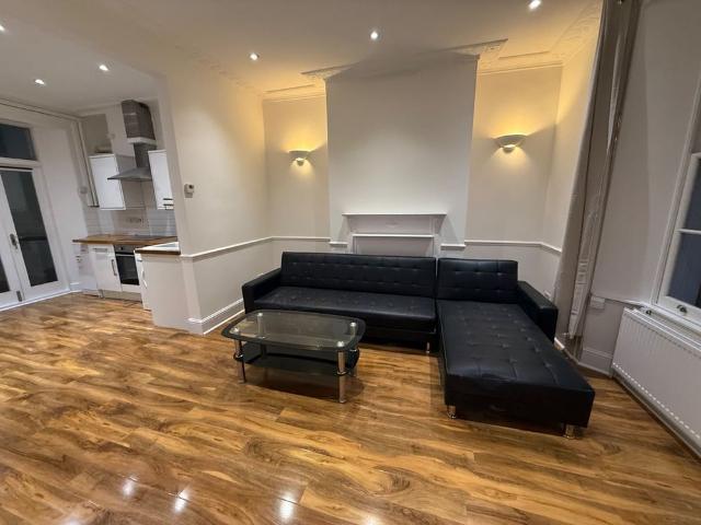 2 Bed Flat, Camberwell New Rd, SE5