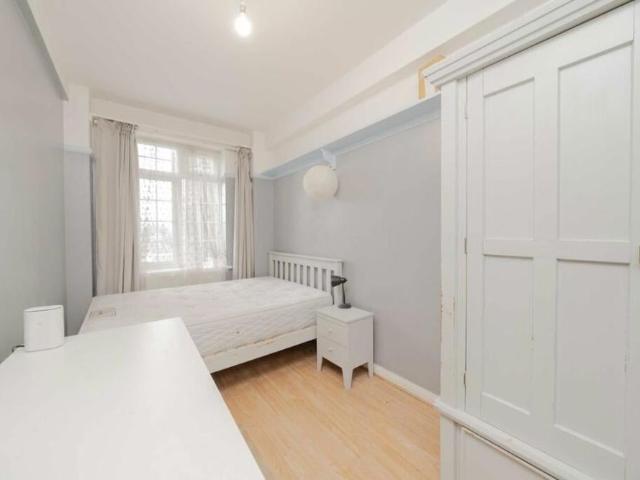 2 Bed Flat, Cambridge Court, W2