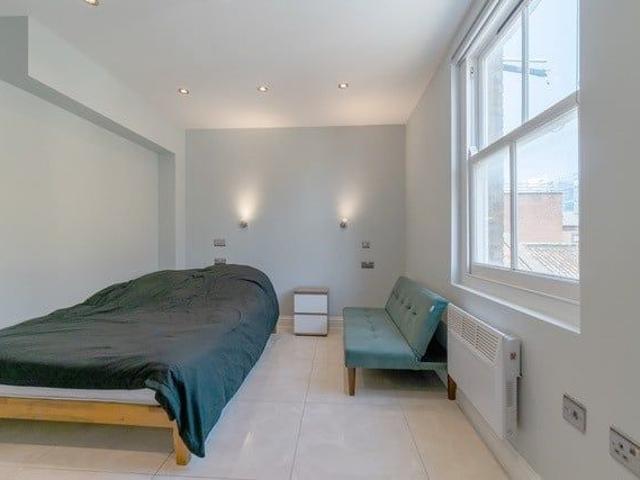 2 Bed Flat, Camden High Street, NW1