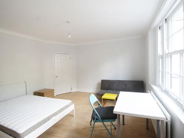 2 Bed Flat, Camden Road, NW1