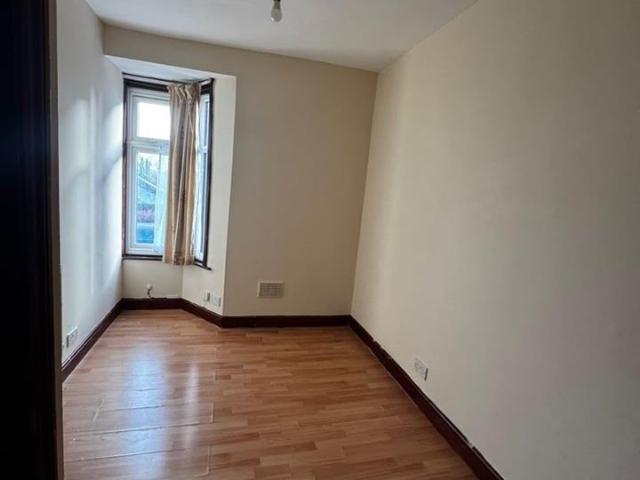 2 Bed Flat, Cameron Road, IG3