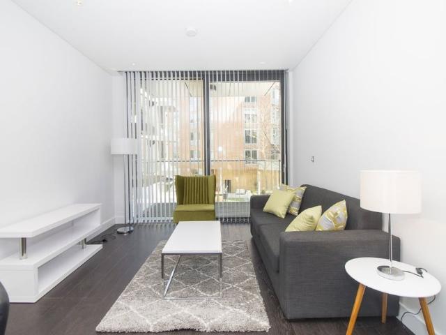 2 Bed Flat, Capital House, SW15