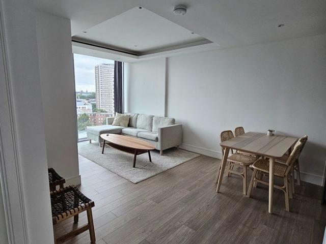2 Bed Flat, Carrara Tower, EC1V