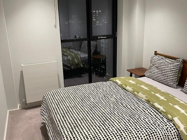 2 Bed Flat, Caxton Way, M5