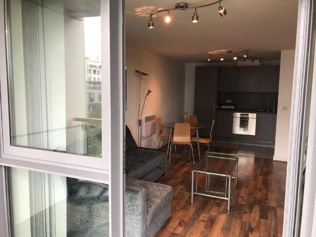 2 Bed Flat, Centenary Plaza, B1