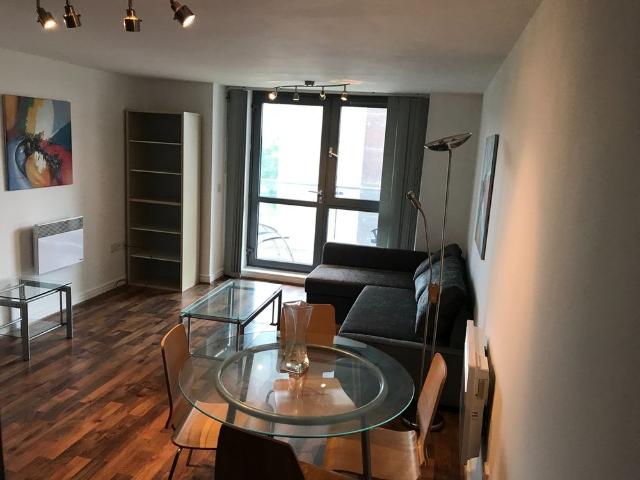 2 Bed Flat, Centenary Plaza, B1