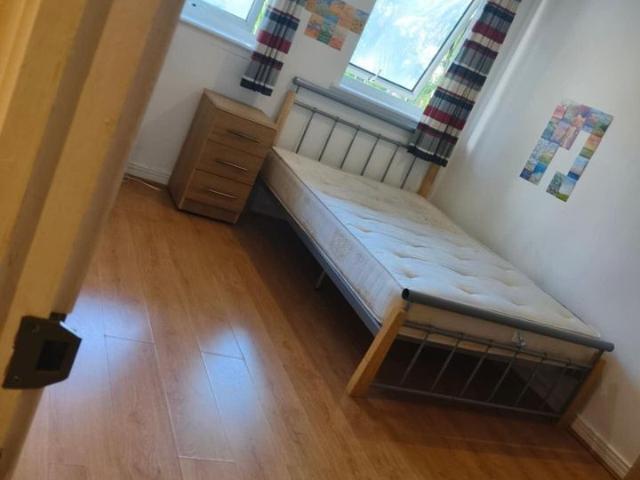 2 Bed Flat, Central House, E15