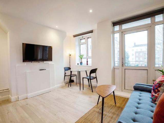 2 Bed Flat, Chagford House, E3