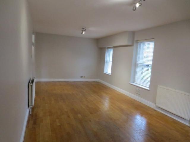 2 Bed Flat, Chapelgate, E2