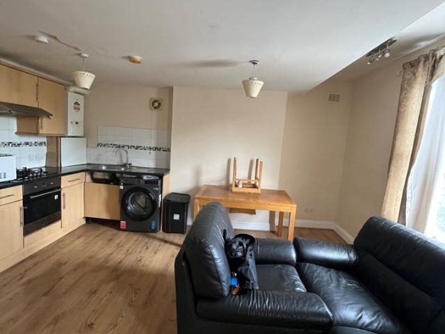 2 Bed Flat, Charlton Road, SE3