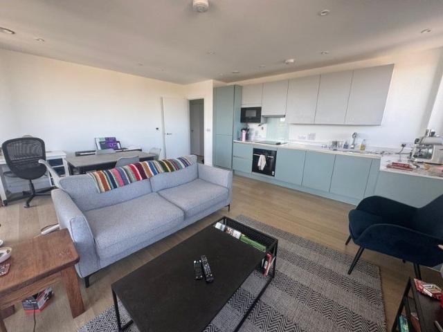 2 Bed Flat, Cherry Park Lane, E20