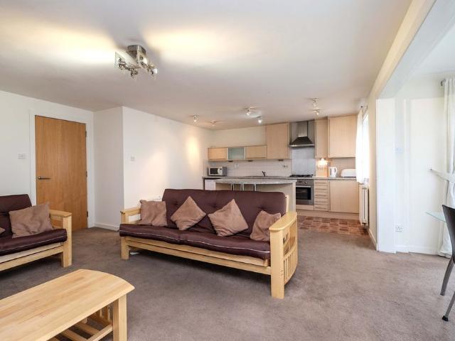 2 Bed Flat, Chesser Crescent, EH14