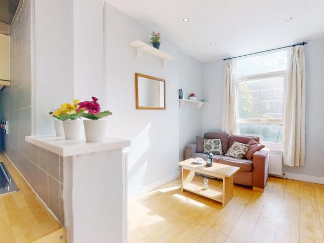 2 Bed Flat, Chiswick High Road