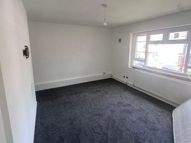 2 Bed Flat, Church Road, E12
