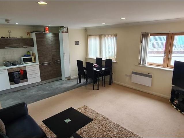 2 Bed Flat, City Walk Apartments, B1