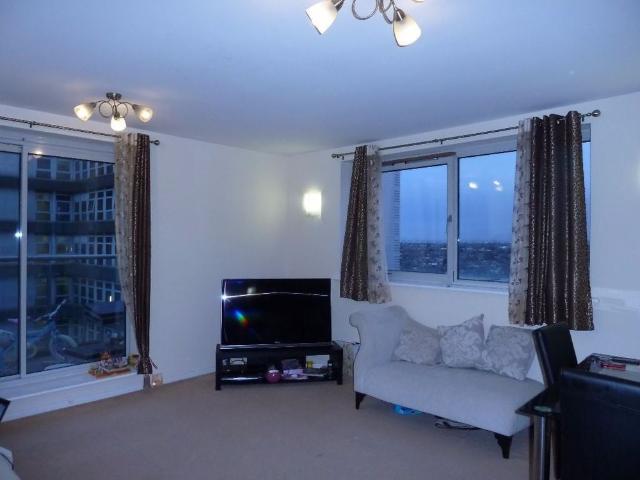 2 Bed Flat, City View, IG1