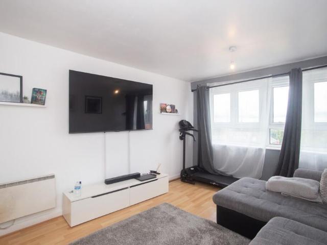 2 Bed Flat, City View, M7