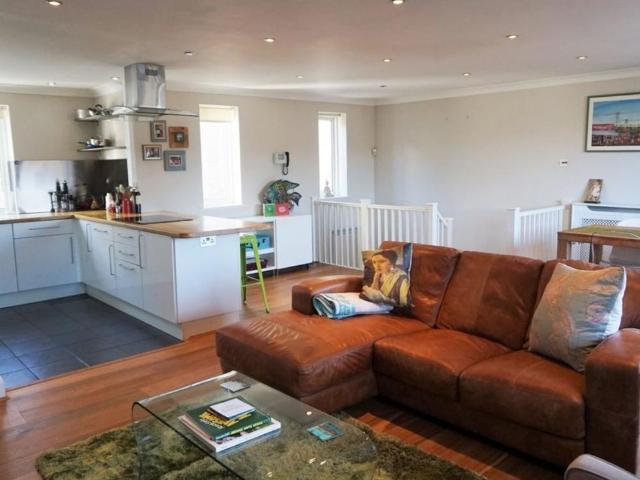 2 Bed Flat, Clapham High Street, SW4