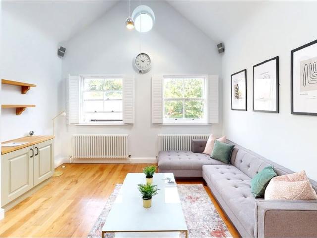 2 Bed Flat, Clarence Street, L3