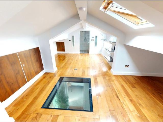 2 Bed Flat, Clarence Street, L3