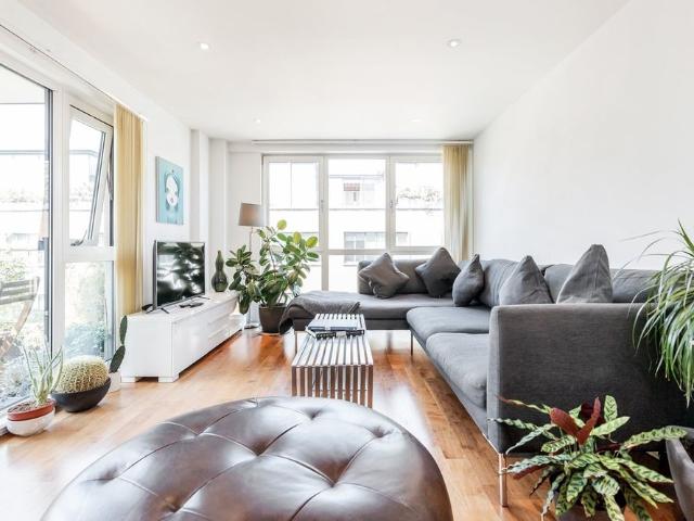 2 Bed Flat, Clerkenwell Road, EC1M